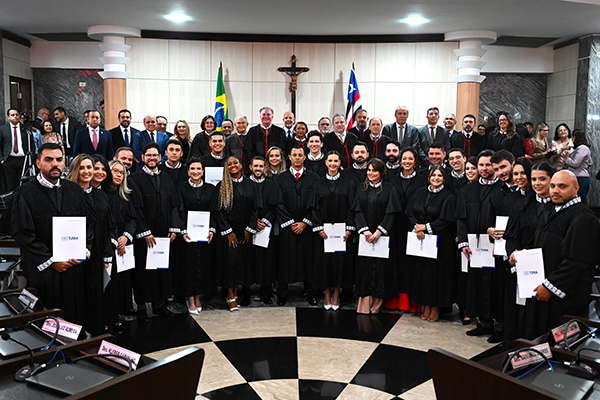 TJ dá posse a 14 novas juízas e 15 novos juízes no Maranhão – Zeca Soares